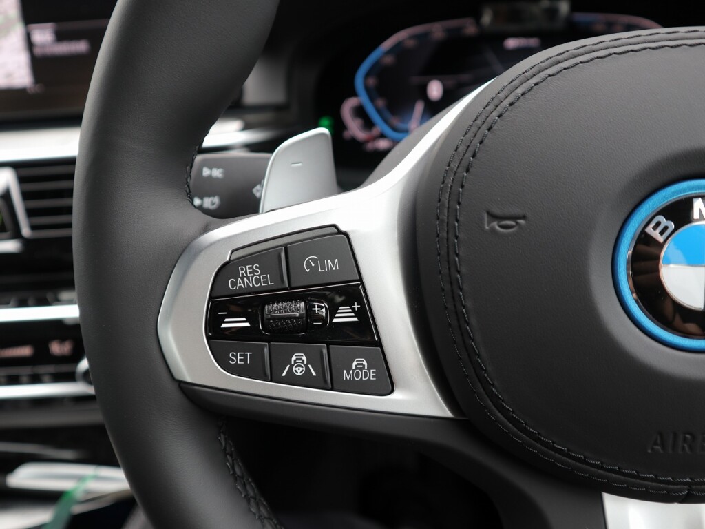 BMW 530e Mスポーツ ACC 全周囲カメラ 前後PDC レンタカーUP 698 | 輸入車・外車の中古車販売 SKY GROUP ...